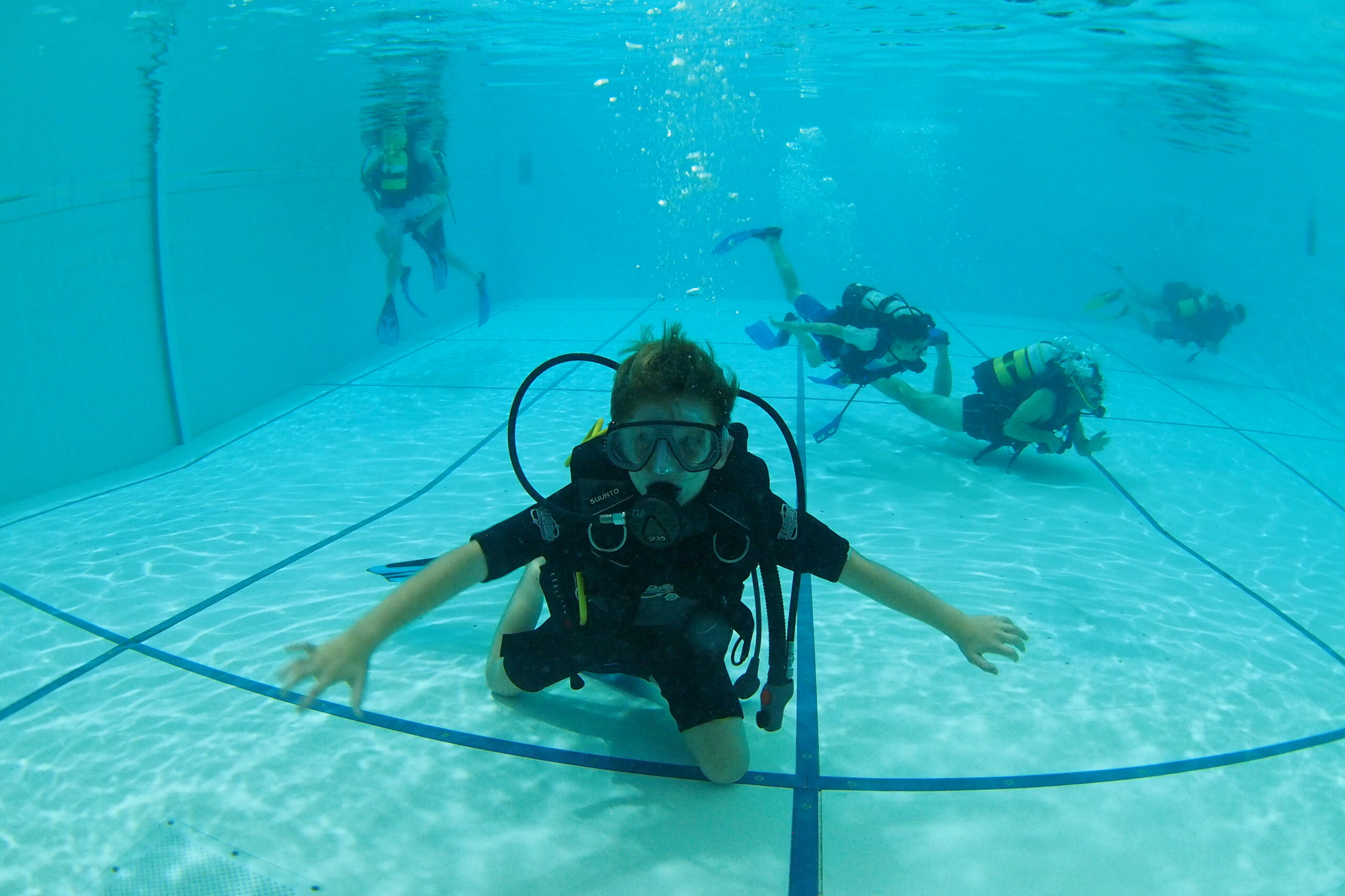 Try scuba diving - Chesham Sub Aqua Club